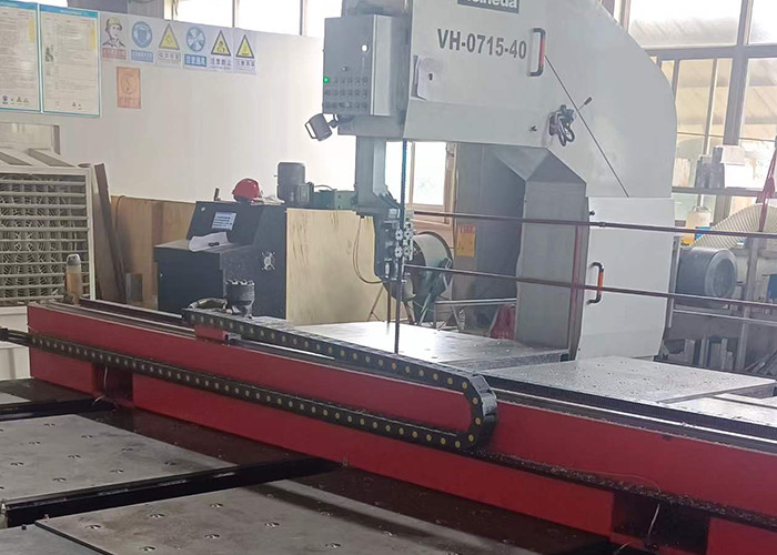 Sawing Height 700MM CNC Vertical Band Saw Machine Power Saving VH0715